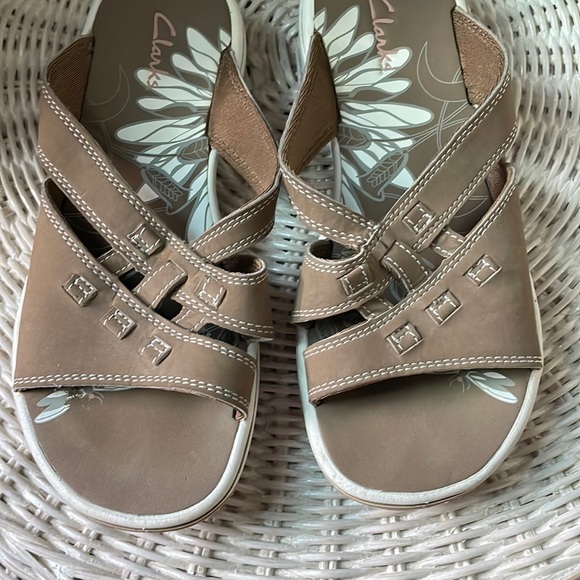 Clarks | Shoes | Clarks Sandals Size 5 | Poshmark